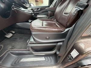 Brūns Mercedes-Benz V 250 2015 Palanga, ar dzinēja tilpumu 2.14 L un nobraukumu 275 tūkst. km par 28900 €, foto 12 vietnē AUTOMOTO.COM.LV
