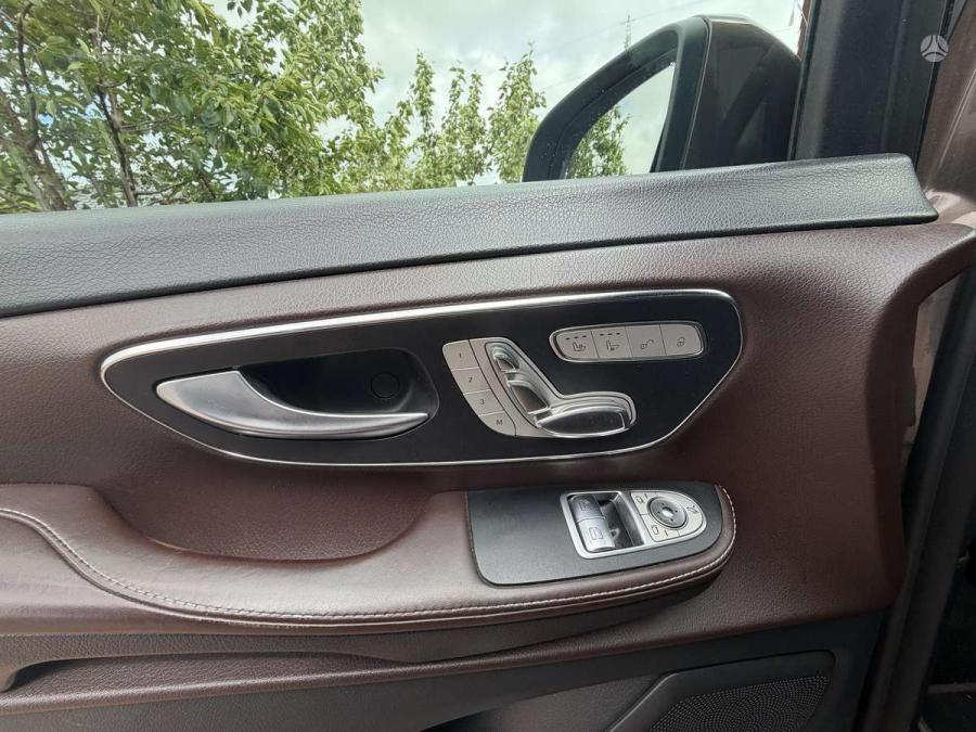 Brūns Mercedes-Benz V 250 2015 Palanga, ar dzinēja tilpumu 2.14 L un nobraukumu 275 tūkst. km par 28900 €, foto 13 vietnē AUTOMOTO.COM.LV