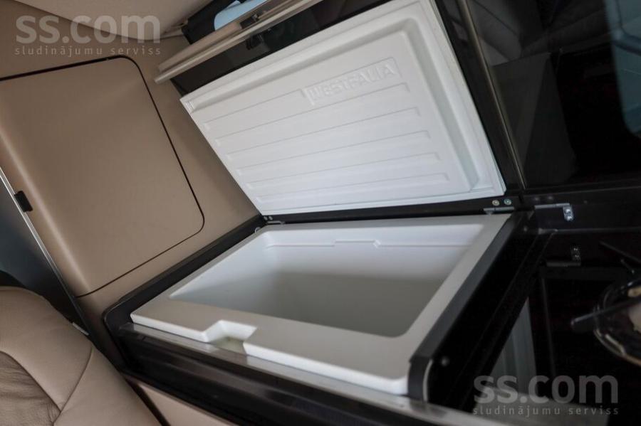 Brown Mercedes-Benz V 250 2016 in Riga, with an engine capacity of 2.10 L and mileage of 304 thousand km for 36495 €, photo 22 on AUTOMOTO.COM.LV
