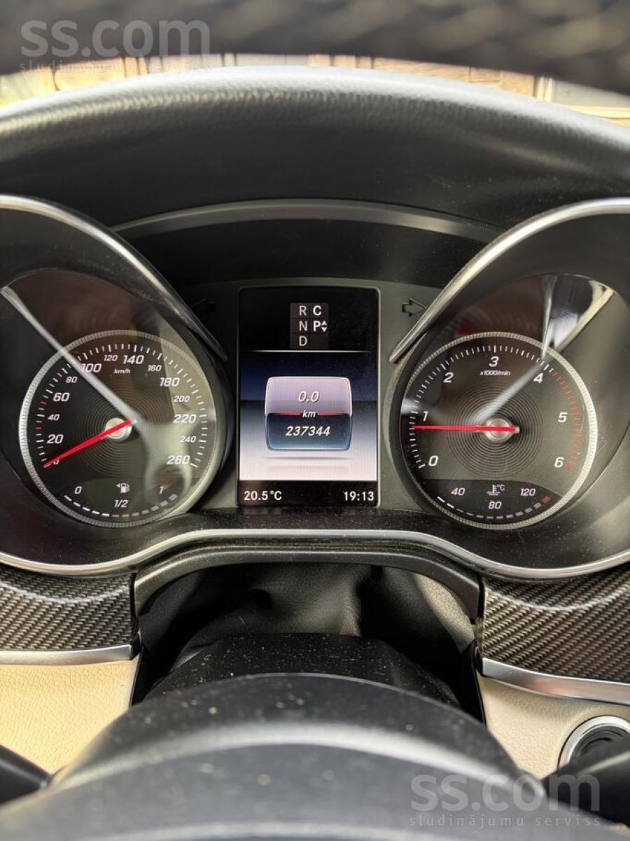 Brūns Mercedes-Benz V 250 2017 Rīga, ar dzinēja tilpumu 2.00 L un nobraukumu 237 tūkst. km par 35000 €, foto 3 vietnē AUTOMOTO.COM.LV