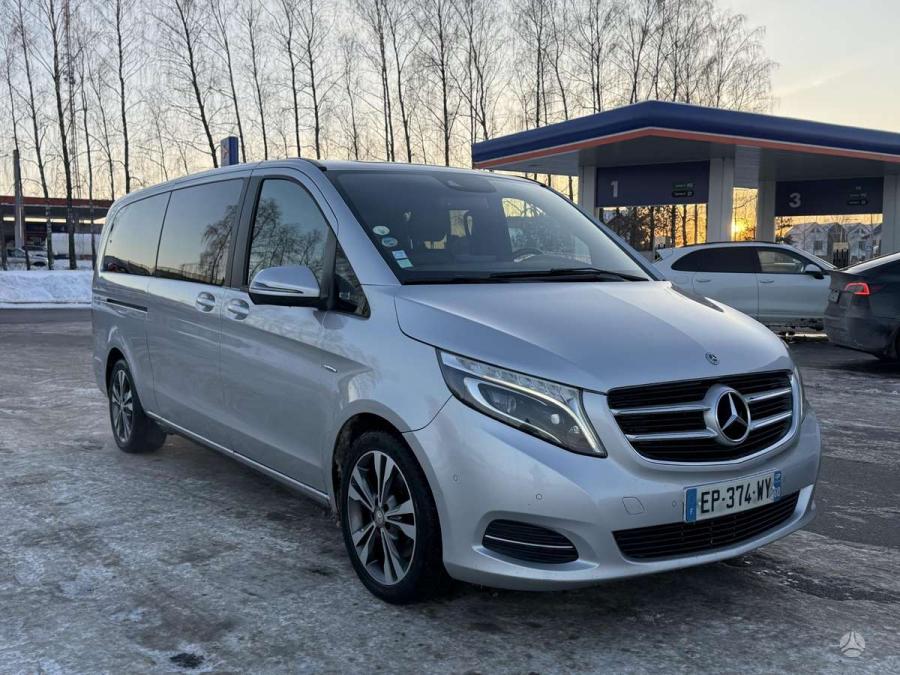 Grey Mercedes-Benz V 250 2017 in Vilnius, with an engine capacity of 2.20 L and mileage of 291 thousand km for 18900 €, photo 3 on AUTOMOTO.COM.LV
