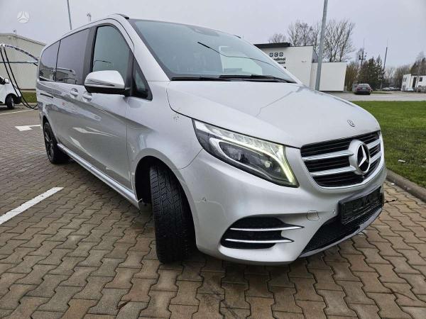 Pelēks Mercedes-Benz V 250 2018 Šauļi, ar dzinēja tilpumu 2.10 L un nobraukumu 322 tūkst. km par 29900 €, foto 2 vietnē AUTOMOTO.COM.LV