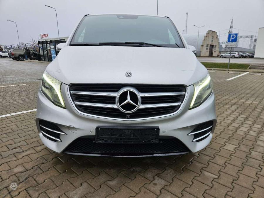 Grey Mercedes-Benz V 250 2018 in Siauliai, with an engine capacity of 2.10 L and mileage of 322 thousand km for 29900 €, photo 7 on AUTOMOTO.COM.LV