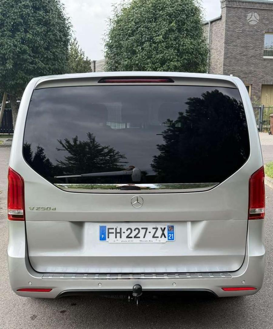 Grey Mercedes-Benz V 250 2019 in Vilnius, with an engine capacity of 2.20 L and mileage of 281 thousand km for 26300 €, photo 7 on AUTOMOTO.COM.LV