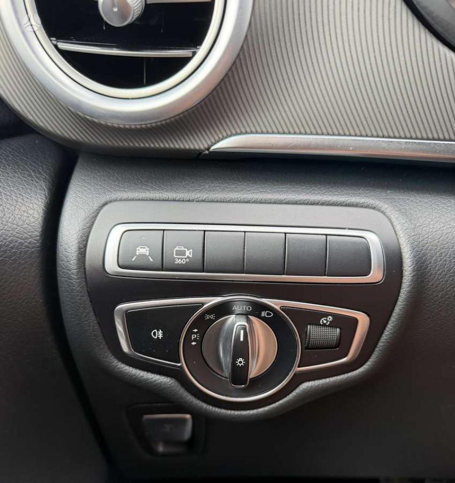 Grey Mercedes-Benz V 250 2019 in Vilnius, with an engine capacity of 2.20 L and mileage of 281 thousand km for 26300 €, photo 35 on AUTOMOTO.COM.LV