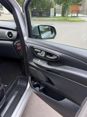 Grey Mercedes-Benz V 250 2019 in Vilnius, with an engine capacity of 2.20 L and mileage of 281 thousand km for 26300 €, photo 38 on AUTOMOTO.COM.LV
