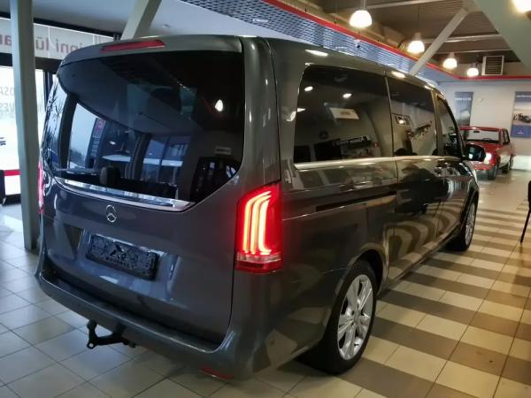 Grey Mercedes-Benz V 250 2016 in Kuldiga, with an engine capacity of 2.20 L and mileage of 221 thousand km for 29990 €, photo 4 on AUTOMOTO.COM.LV