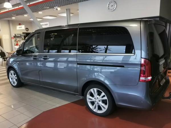 Grey Mercedes-Benz V 250 2016 in Kuldiga, with an engine capacity of 2.20 L and mileage of 221 thousand km for 29990 €, photo 5 on AUTOMOTO.COM.LV