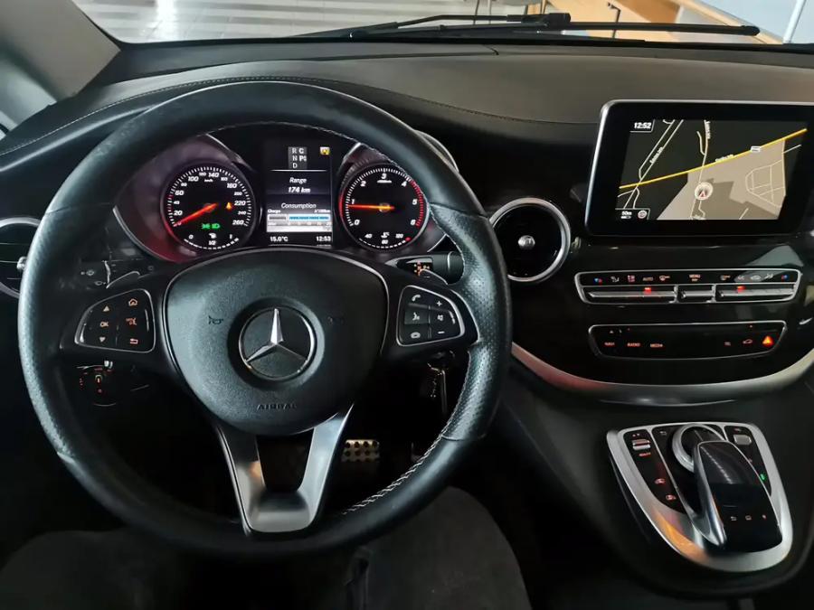 Grey Mercedes-Benz V 250 2016 in Kuldiga, with an engine capacity of 2.20 L and mileage of 221 thousand km for 29990 €, photo 13 on AUTOMOTO.COM.LV