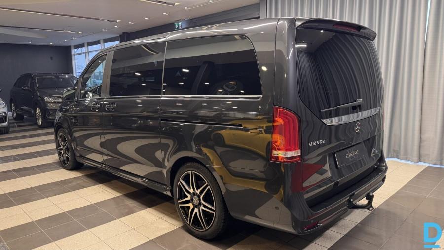 Pelēks Mercedes-Benz V 250 2021 Mārupe, ar dzinēja tilpumu 2.00 L un nobraukumu 109 tūkst. km par 47990 €, foto 3 vietnē AUTOMOTO.COM.LV