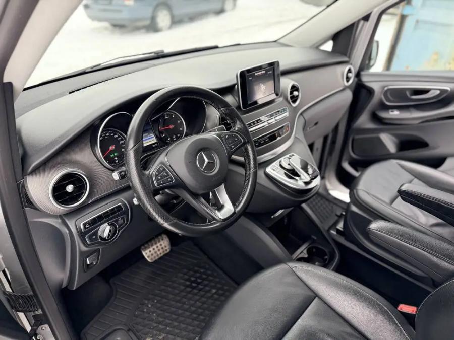 Grey Mercedes-Benz V 250 2016 in Riga, with an engine capacity of 2.10 L and mileage of 243 thousand km for 25995 €, photo 15 on AUTOMOTO.COM.LV