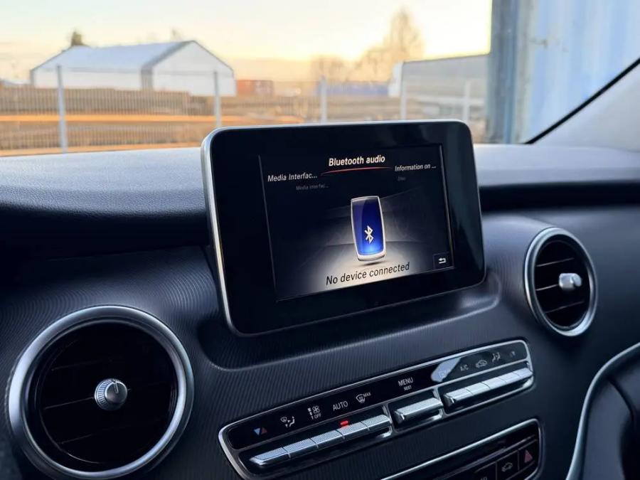 Grey Mercedes-Benz V 250 2016 in Riga, with an engine capacity of 2.10 L and mileage of 243 thousand km for 25995 €, photo 25 on AUTOMOTO.COM.LV