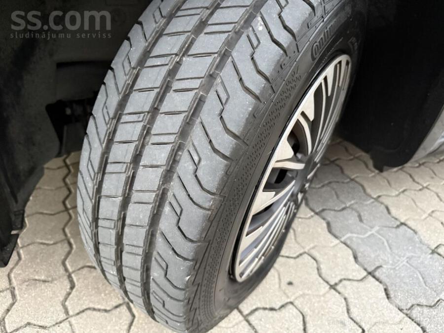 Pelēks Mercedes-Benz V 250 2017 Rīga, ar dzinēja tilpumu 2.10 L un nobraukumu 0 tūkst. km par 18850 €, foto 32 vietnē AUTOMOTO.COM.LV