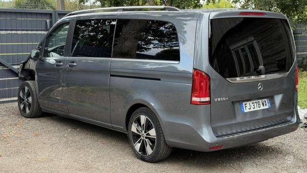 Grey Mercedes-Benz V 250 2019 in Jonava, with an engine capacity of 1.95 L and mileage of 270 thousand km for 18500 €, photo 10 on AUTOMOTO.COM.LV