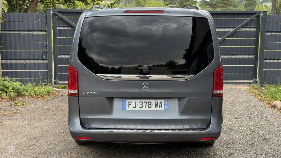 Grey Mercedes-Benz V 250 2019 in Jonava, with an engine capacity of 1.95 L and mileage of 270 thousand km for 18500 €, photo 11 on AUTOMOTO.COM.LV