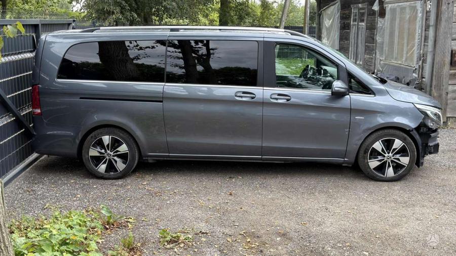 Grey Mercedes-Benz V 250 2019 in Jonava, with an engine capacity of 1.95 L and mileage of 270 thousand km for 18500 €, photo 13 on AUTOMOTO.COM.LV