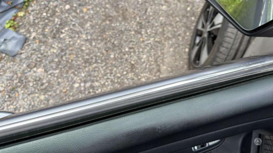 Grey Mercedes-Benz V 250 2019 in Jonava, with an engine capacity of 1.95 L and mileage of 270 thousand km for 18500 €, photo 28 on AUTOMOTO.COM.LV