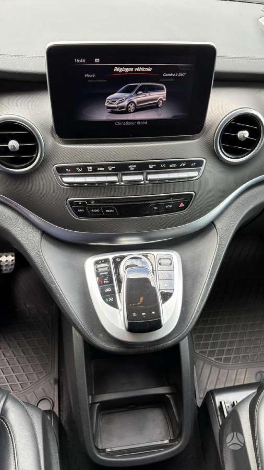 Pelēks Mercedes-Benz V 250 2019 Jonava, ar dzinēja tilpumu 1.95 L un nobraukumu 270 tūkst. km par 17999 €, foto 23 vietnē AUTOMOTO.COM.LV