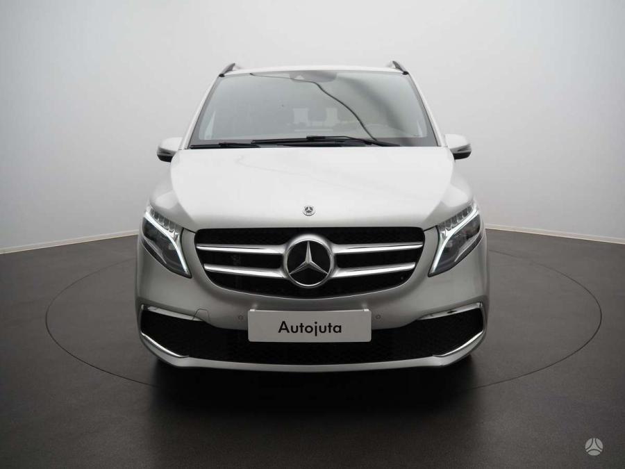 Pelēks Mercedes-Benz V 250 2022 Viļņa, ar dzinēja tilpumu 0.00 L un nobraukumu 126 tūkst. km par 48500 €, foto 3 vietnē AUTOMOTO.COM.LV