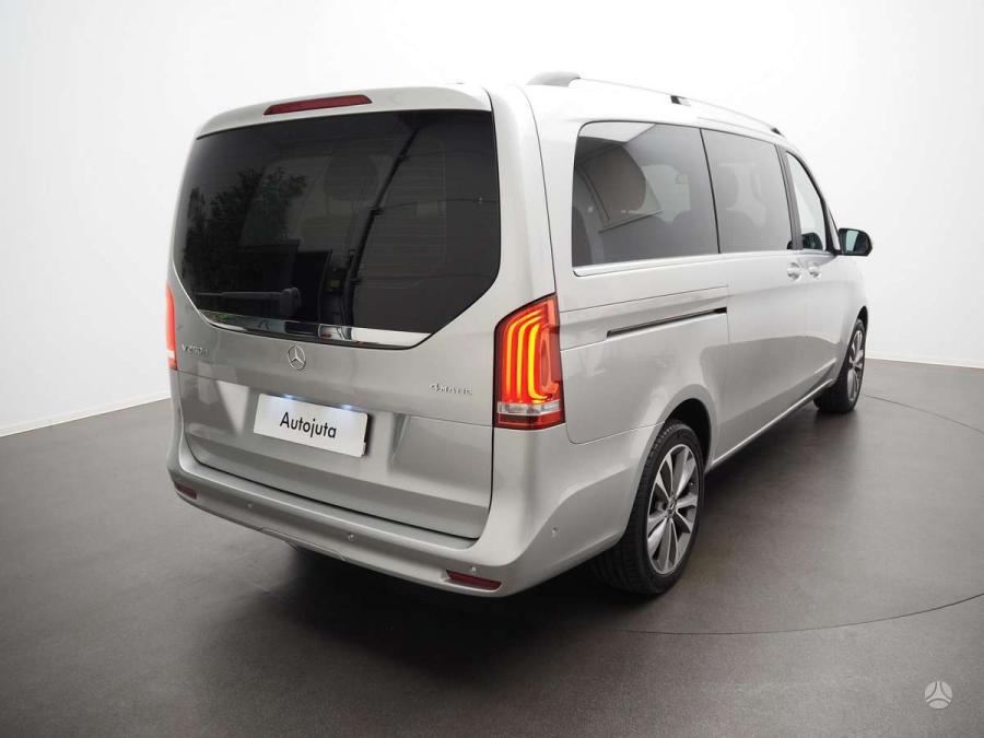 Pelēks Mercedes-Benz V 250 2022 Viļņa, ar dzinēja tilpumu 0.00 L un nobraukumu 126 tūkst. km par 48500 €, foto 5 vietnē AUTOMOTO.COM.LV