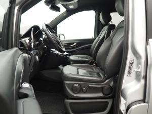 Pelēks Mercedes-Benz V 250 2022 Viļņa, ar dzinēja tilpumu 0.00 L un nobraukumu 126 tūkst. km par 48500 €, foto 9 vietnē AUTOMOTO.COM.LV