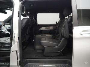 Pelēks Mercedes-Benz V 250 2022 Viļņa, ar dzinēja tilpumu 0.00 L un nobraukumu 126 tūkst. km par 48500 €, foto 15 vietnē AUTOMOTO.COM.LV
