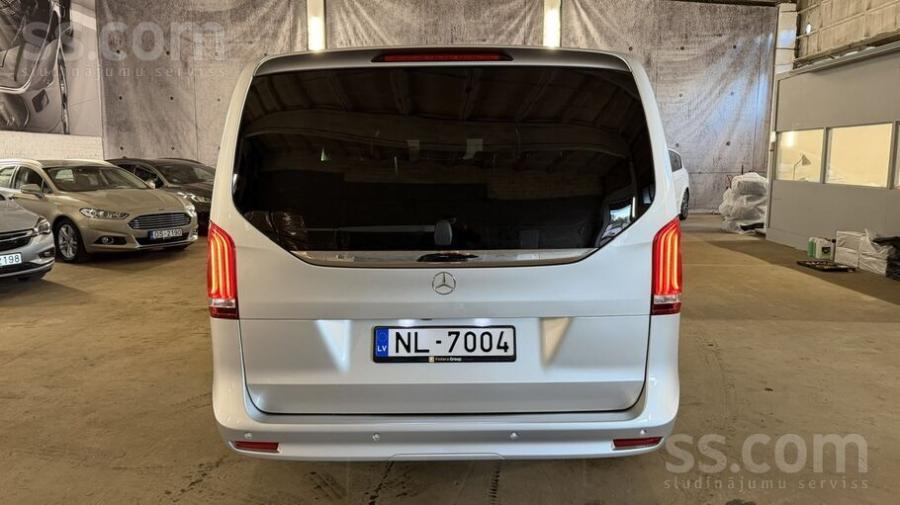 Grey Mercedes-Benz V 250 2022 in Riga, with an engine capacity of 2.00 L and mileage of 107 thousand km for 44900 €, photo 7 on AUTOMOTO.COM.LV