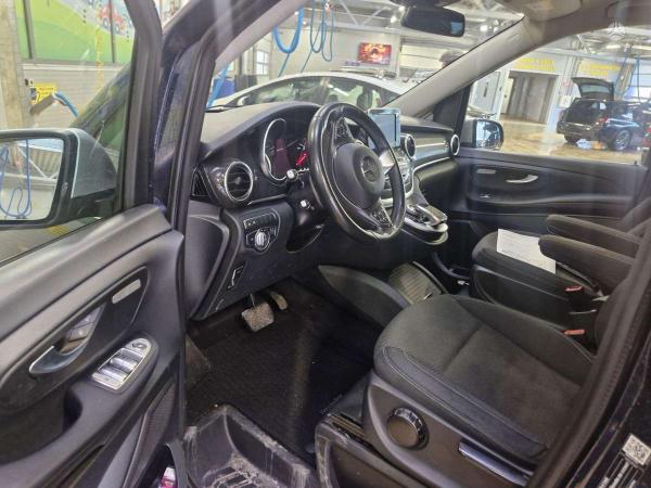 Mercedes-Benz V 250 2018 in Vilnius, with an engine capacity of 0.00 L and mileage of 190 thousand km for 33880 €, photo 7 on AUTOMOTO.COM.LV