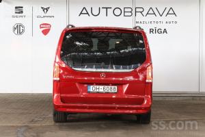 Sarkans Mercedes-Benz V 250 2023 Rīga, ar dzinēja tilpumu 2.00 L un nobraukumu 13 tūkst. km par 55990 €, foto 7 vietnē AUTOMOTO.COM.LV