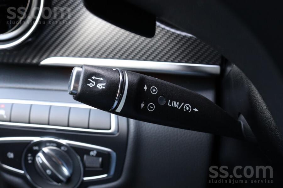 Sarkans Mercedes-Benz V 250 2023 Rīga, ar dzinēja tilpumu 2.00 L un nobraukumu 13 tūkst. km par 55990 €, foto 24 vietnē AUTOMOTO.COM.LV