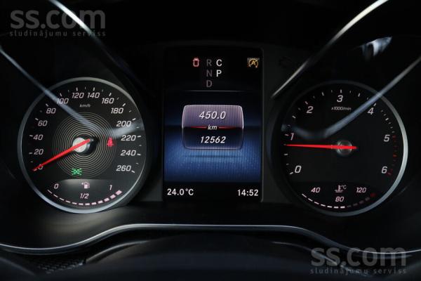 Mercedes-Benz V 250 2023 in Riga on AUTOMOTO.COM.LV Red Mercedes-Benz V 250 2023 in Riga, with an engine capacity of 2.00 L and mileage of 13 thousand km for 55990 €, photo 11 on AUTOMOTO.COM.LV