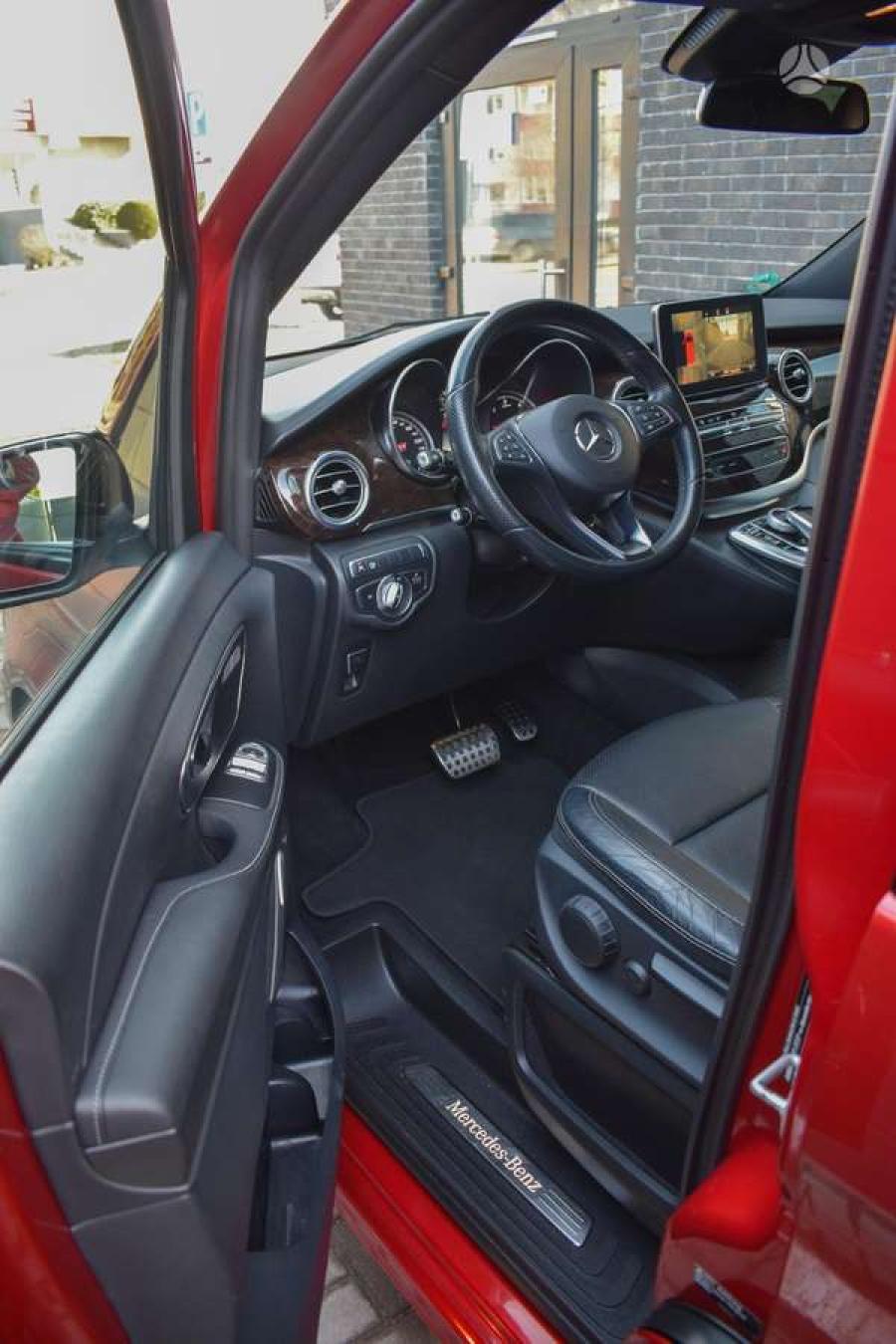 Red Mercedes-Benz V 250 2018 in Marijampole, with an engine capacity of 2.14 L and mileage of 85 thousand km for 43950 €, photo 18 on AUTOMOTO.COM.LV