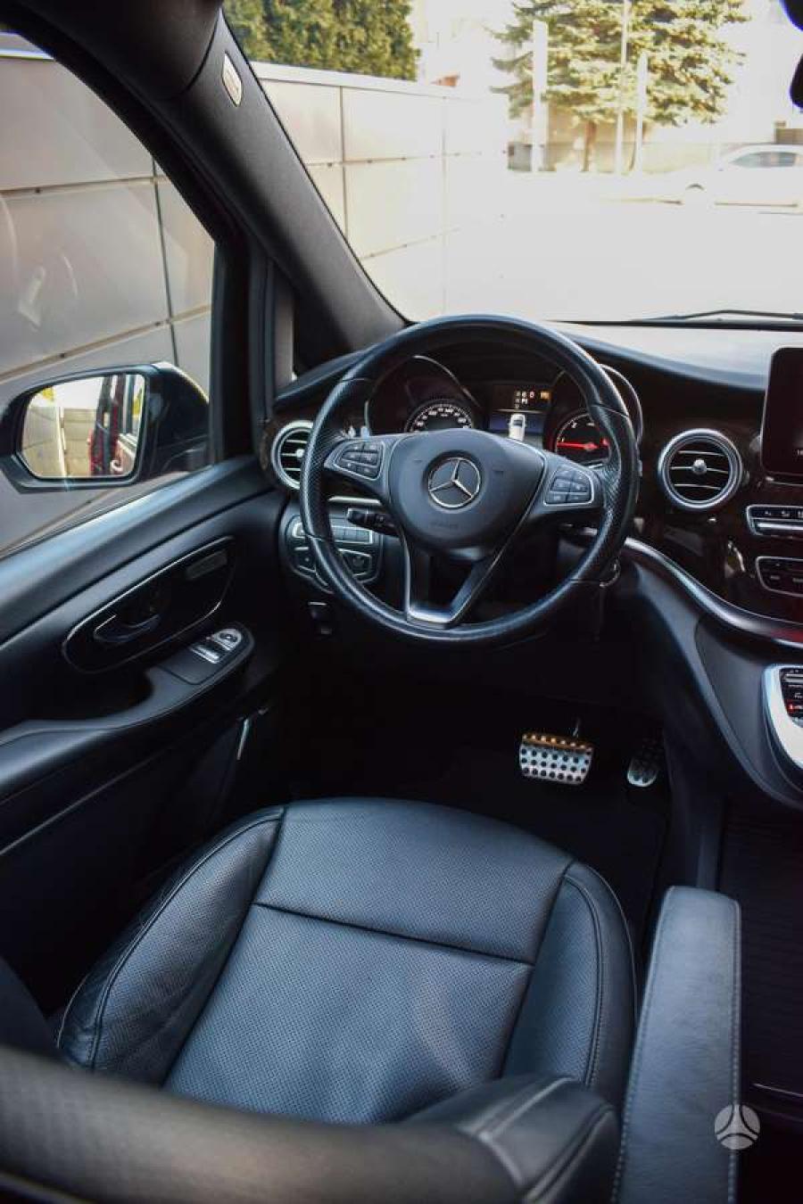 Sarkans Mercedes-Benz V 250 2018 Marijampole, ar dzinēja tilpumu 2.14 L un nobraukumu 88 tūkst. km par 39950 €, foto 25 vietnē AUTOMOTO.COM.LV
