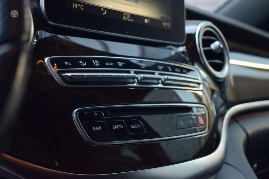 Sarkans Mercedes-Benz V 250 2018 Marijampole, ar dzinēja tilpumu 2.14 L un nobraukumu 88 tūkst. km par 39950 €, foto 28 vietnē AUTOMOTO.COM.LV