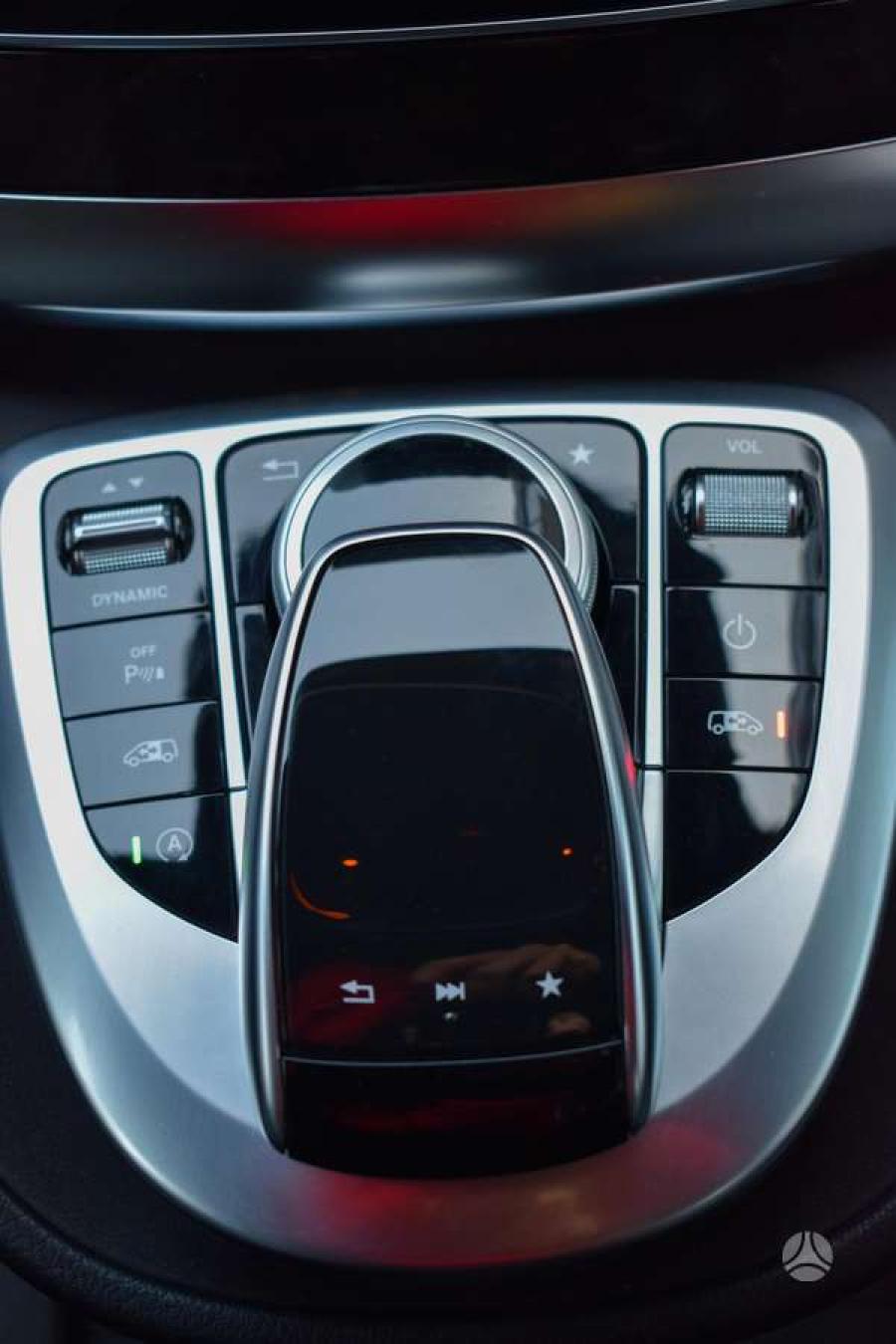 Sarkans Mercedes-Benz V 250 2018 Marijampole, ar dzinēja tilpumu 2.14 L un nobraukumu 88 tūkst. km par 39950 €, foto 29 vietnē AUTOMOTO.COM.LV