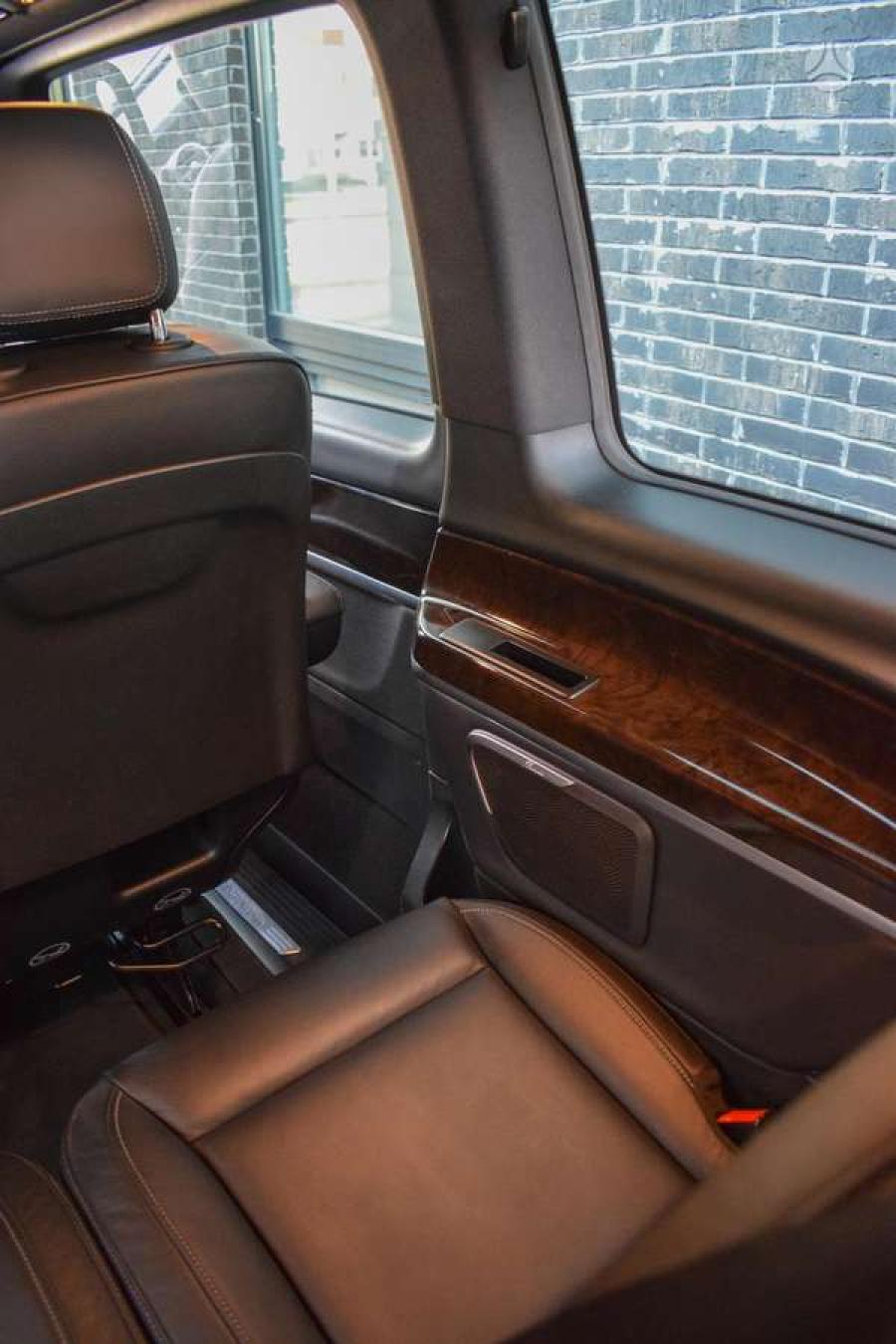 Sarkans Mercedes-Benz V 250 2018 Marijampole, ar dzinēja tilpumu 2.14 L un nobraukumu 88 tūkst. km par 39950 €, foto 34 vietnē AUTOMOTO.COM.LV