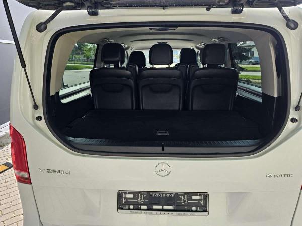 White Mercedes-Benz V 250 2016 in Marijampole, with an engine capacity of 2.14 L and mileage of 240 thousand km for 28900 €, photo 5 on AUTOMOTO.COM.LV