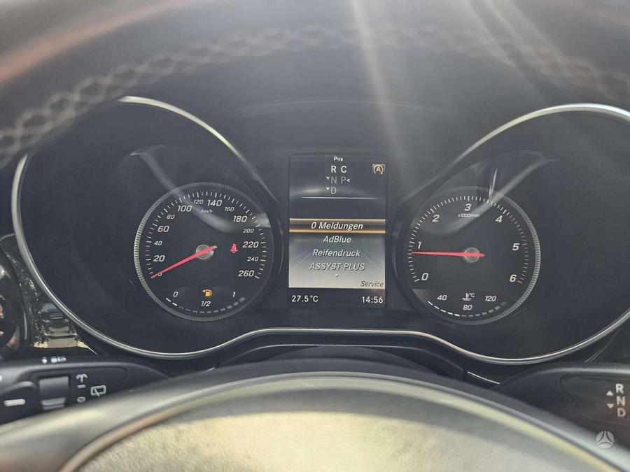 White Mercedes-Benz V 250 2016 in Marijampole, with an engine capacity of 2.14 L and mileage of 240 thousand km for 28900 €, photo 18 on AUTOMOTO.COM.LV