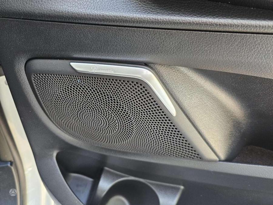 White Mercedes-Benz V 250 2016 in Marijampole, with an engine capacity of 2.14 L and mileage of 240 thousand km for 28900 €, photo 11 on AUTOMOTO.COM.LV