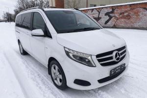 White Mercedes-Benz V 250 2017 in Siauliai, with an engine capacity of 2.00 L and mileage of 374 thousand km for 19500 €, photo 3 on AUTOMOTO.COM.LV