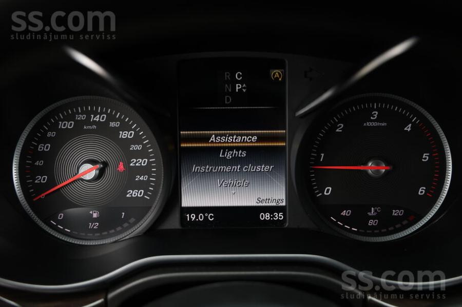 Balts Mercedes-Benz V 250 2014 Tukums, ar dzinēja tilpumu 2.20 L un nobraukumu 267 tūkst. km par 25500 €, foto 33 vietnē AUTOMOTO.COM.LV