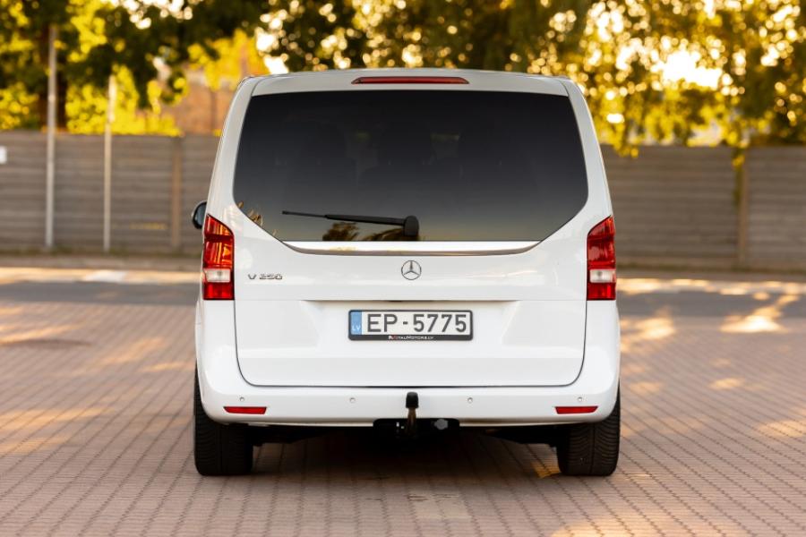 Balts Mercedes-Benz V 250 2015 Rīga, ar dzinēja tilpumu 2.20 L un nobraukumu 196 tūkst. km par 29490 €, foto 5 vietnē AUTOMOTO.COM.LV