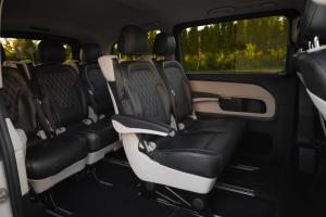 Balts Mercedes-Benz V 250 2015 Rīga, ar dzinēja tilpumu 2.20 L un nobraukumu 196 tūkst. km par 29490 €, foto 8 vietnē AUTOMOTO.COM.LV