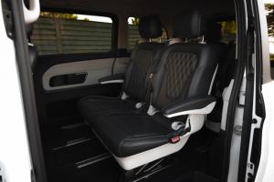 Balts Mercedes-Benz V 250 2015 Rīga, ar dzinēja tilpumu 2.20 L un nobraukumu 196 tūkst. km par 29490 €, foto 17 vietnē AUTOMOTO.COM.LV