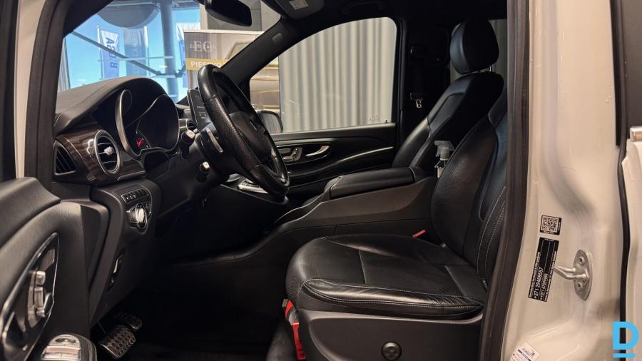 White Mercedes-Benz V 250 2016 in Marupe, with an engine capacity of 2.20 L and mileage of 266 thousand km for 32990 €, photo 5 on AUTOMOTO.COM.LV