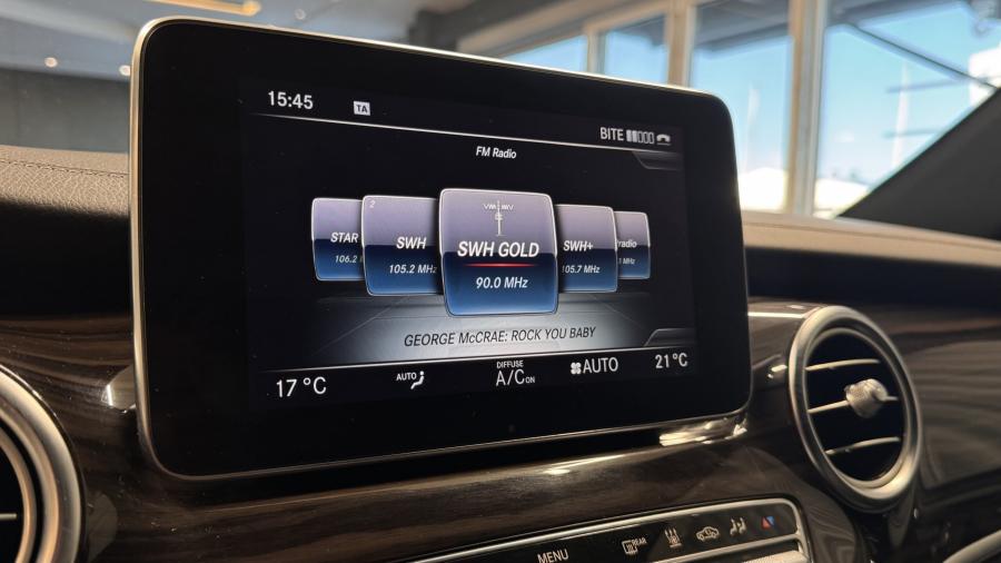 White Mercedes-Benz V 250 2016 in Riga, with an engine capacity of 2.20 L and mileage of 268 thousand km for 29990 €, photo 19 on AUTOMOTO.COM.LV