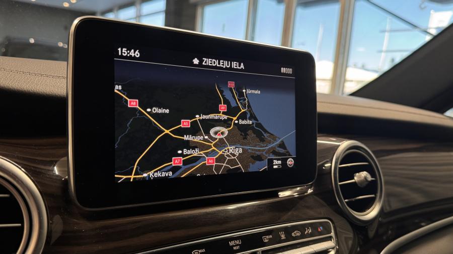White Mercedes-Benz V 250 2016 in Riga, with an engine capacity of 2.20 L and mileage of 268 thousand km for 29990 €, photo 21 on AUTOMOTO.COM.LV