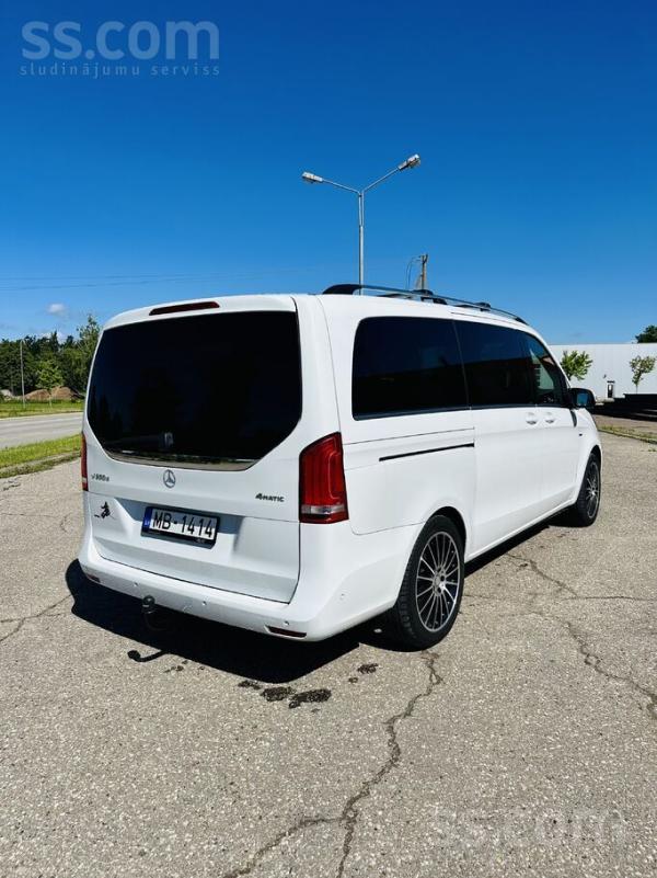 White Mercedes-Benz V 250 2017 in Riga, with an engine capacity of 2.20 L and mileage of 244 thousand km for 26000 €, photo 3 on AUTOMOTO.COM.LV