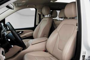 White Mercedes-Benz V 250 2019 in Kaunas, with an engine capacity of 2.20 L and mileage of 299 thousand km for 30990 €, photo 6 on AUTOMOTO.COM.LV
