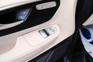 White Mercedes-Benz V 250 2019 in Kaunas, with an engine capacity of 2.20 L and mileage of 299 thousand km for 30990 €, photo 7 on AUTOMOTO.COM.LV